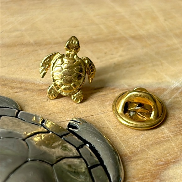 Vintage | Jewelry | Vtg Sea Turtle Lapel Pin | Poshmark